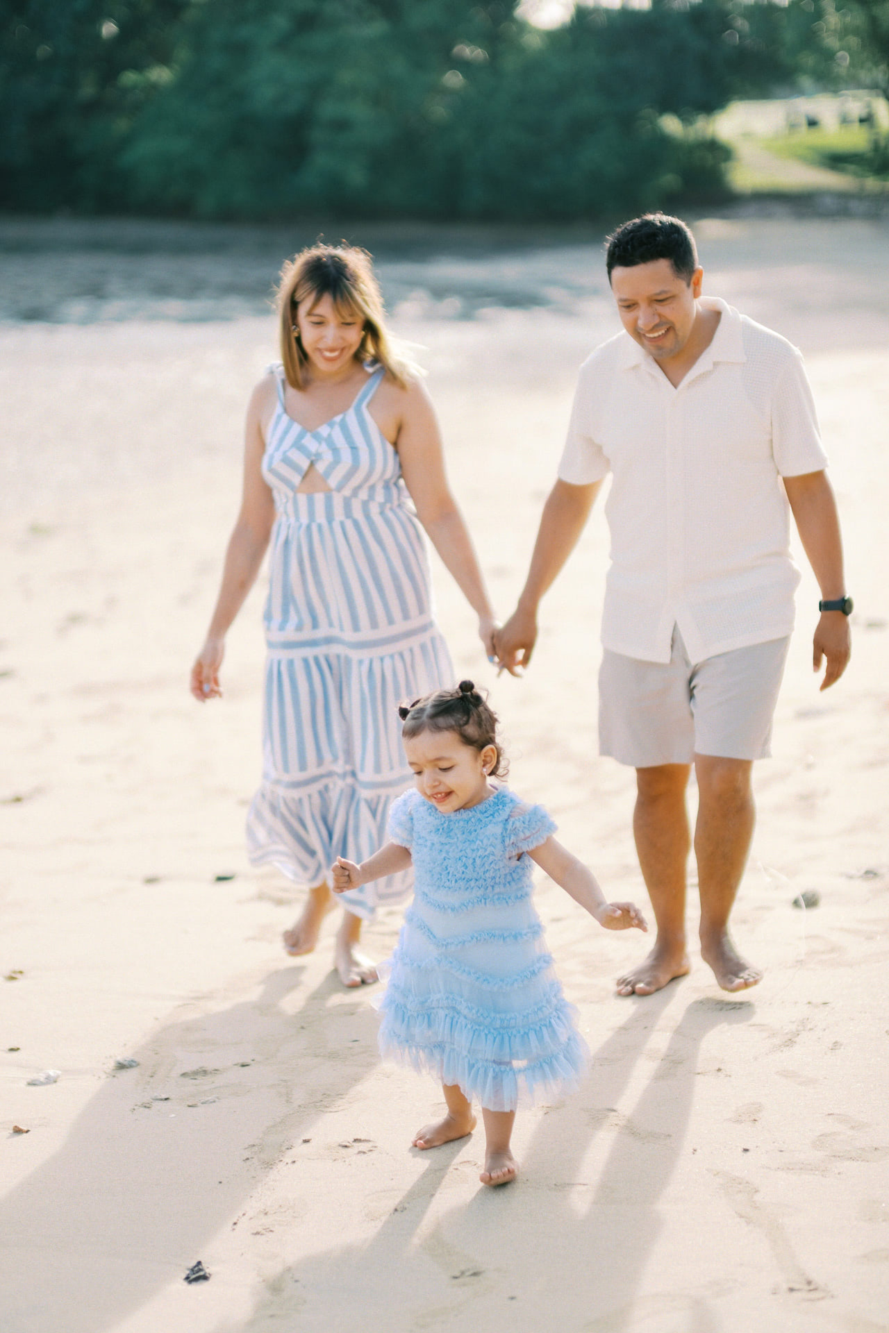 Bali Beach Family Photoshoot - Gusmank