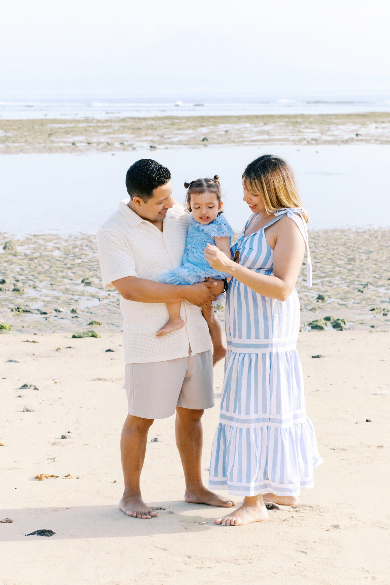 Bali Beach Family Photoshoot - Gusmank